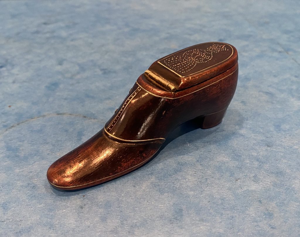 Georgian Mahogany Shoe Snuff Box. - Mostly Boxes Antiques!