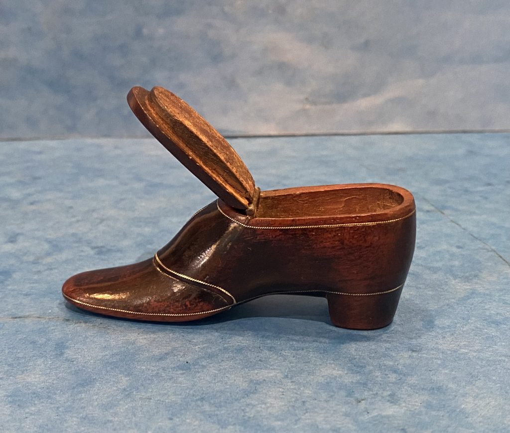 Georgian Mahogany Shoe Snuff Box. - Mostly Boxes Antiques!