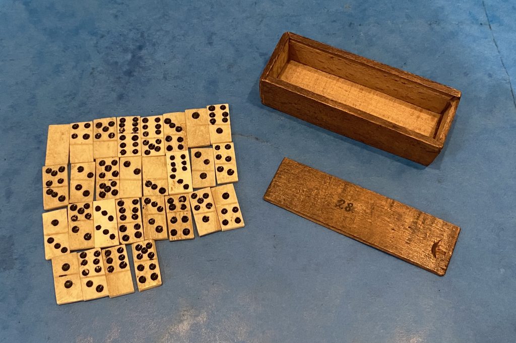 Victorian Complete Miniature Domino Set. - Mostly Boxes Antiques!