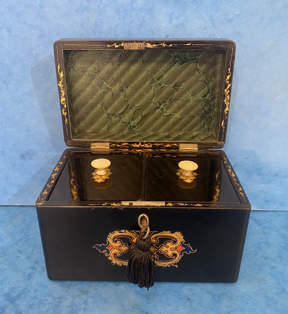 Victorian Painted Papier-mâchés Tea Caddy. - Mostly Boxes Antiques!