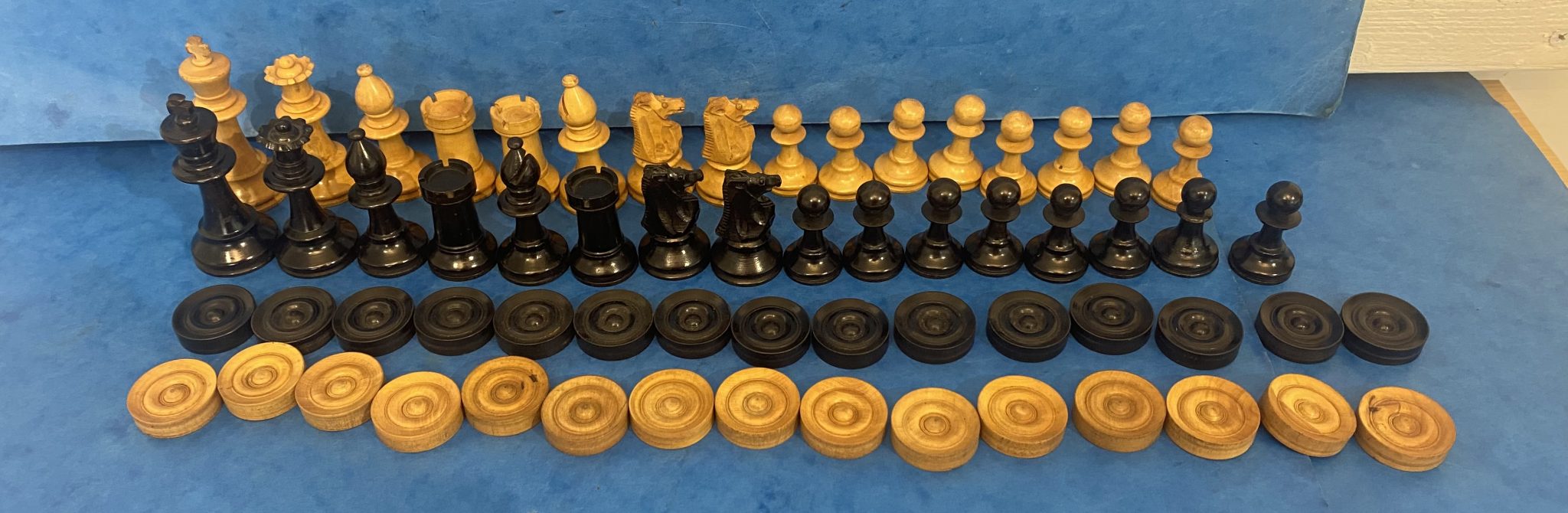 Victorian Chess and Black gammon set. - Mostly Boxes Antiques!