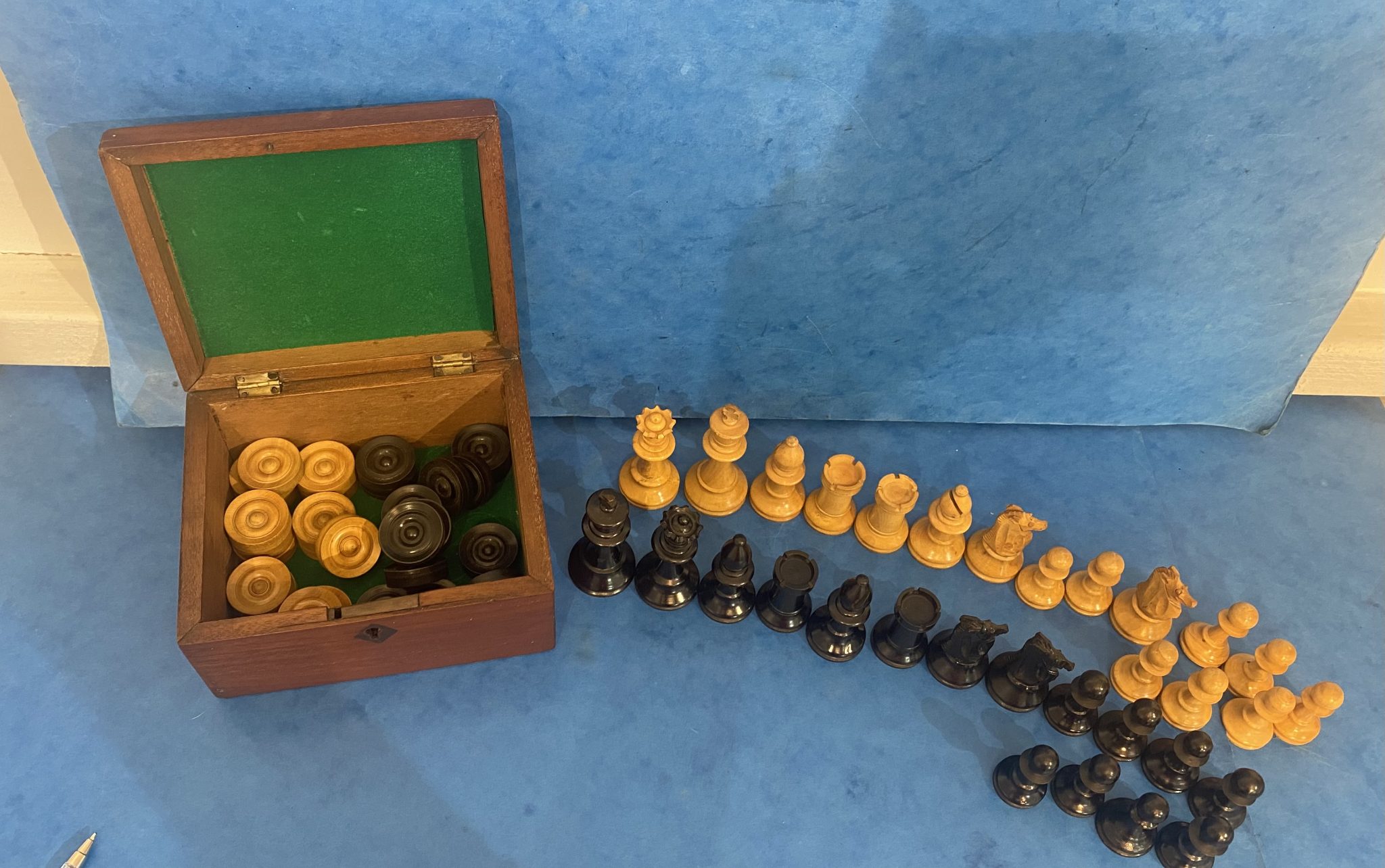 Victorian Chess and Black gammon set. - Mostly Boxes Antiques!