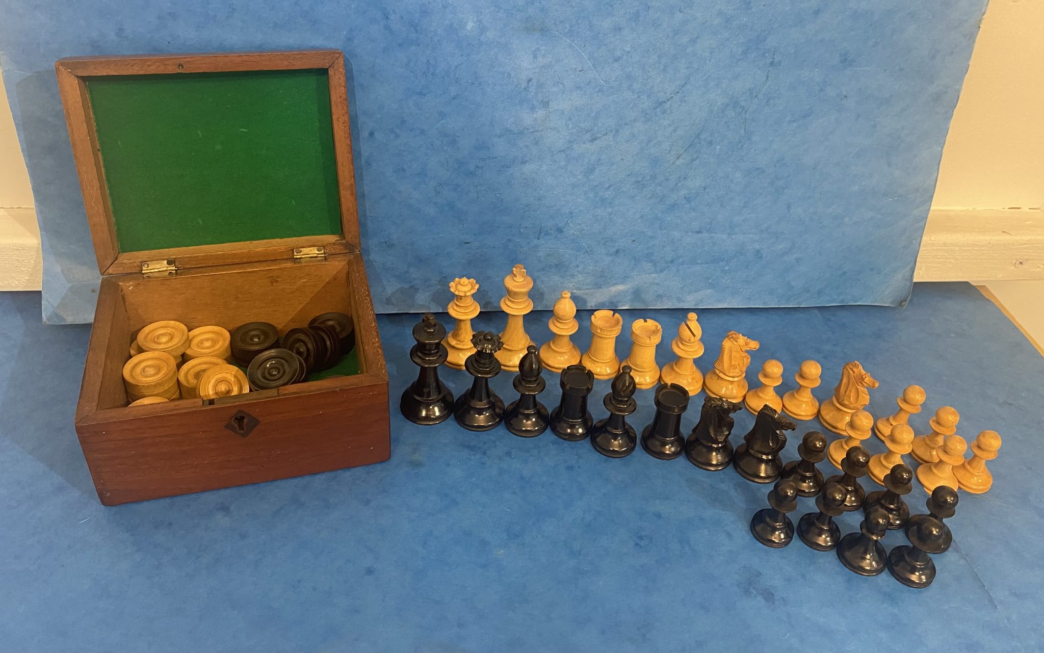 Victorian Chess and Black gammon set. - Mostly Boxes Antiques!