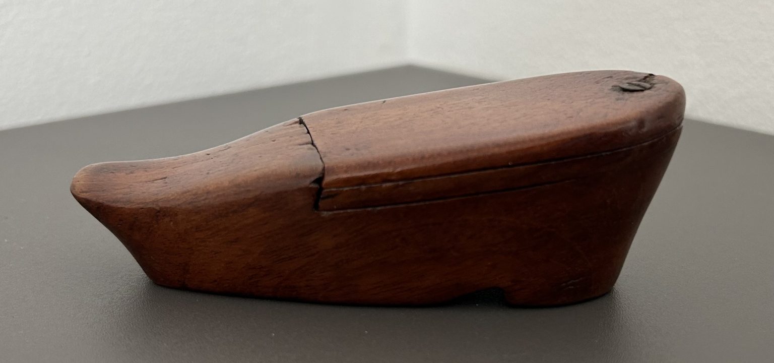 Victorian Mahogany Shoe Snuff Box. - Mostly Boxes Antiques!